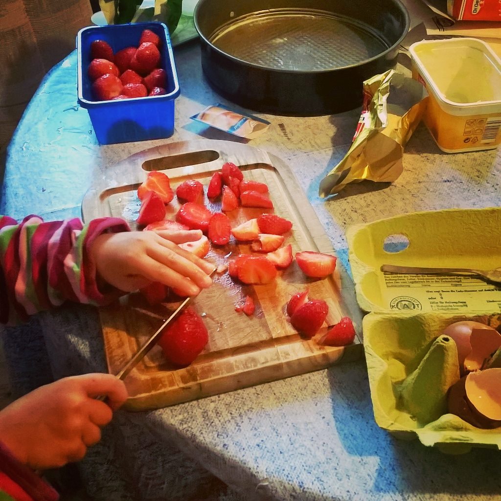 Mutterfreu(n)de: Nachbacken & Naschen mit Erdbeeren