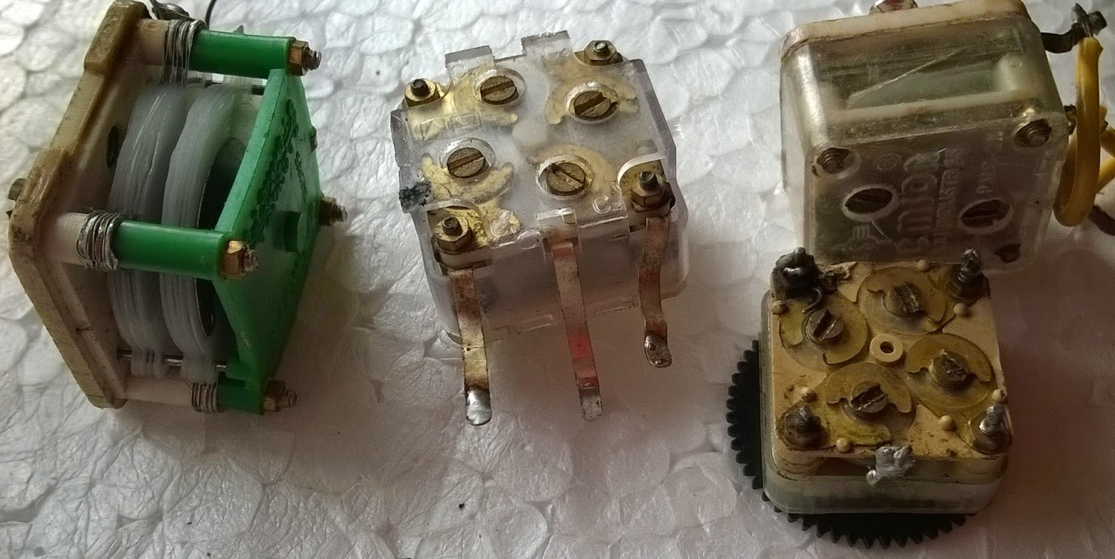 Simple 5 transistor AM receiver circuit: Using equivalent circuit to ...