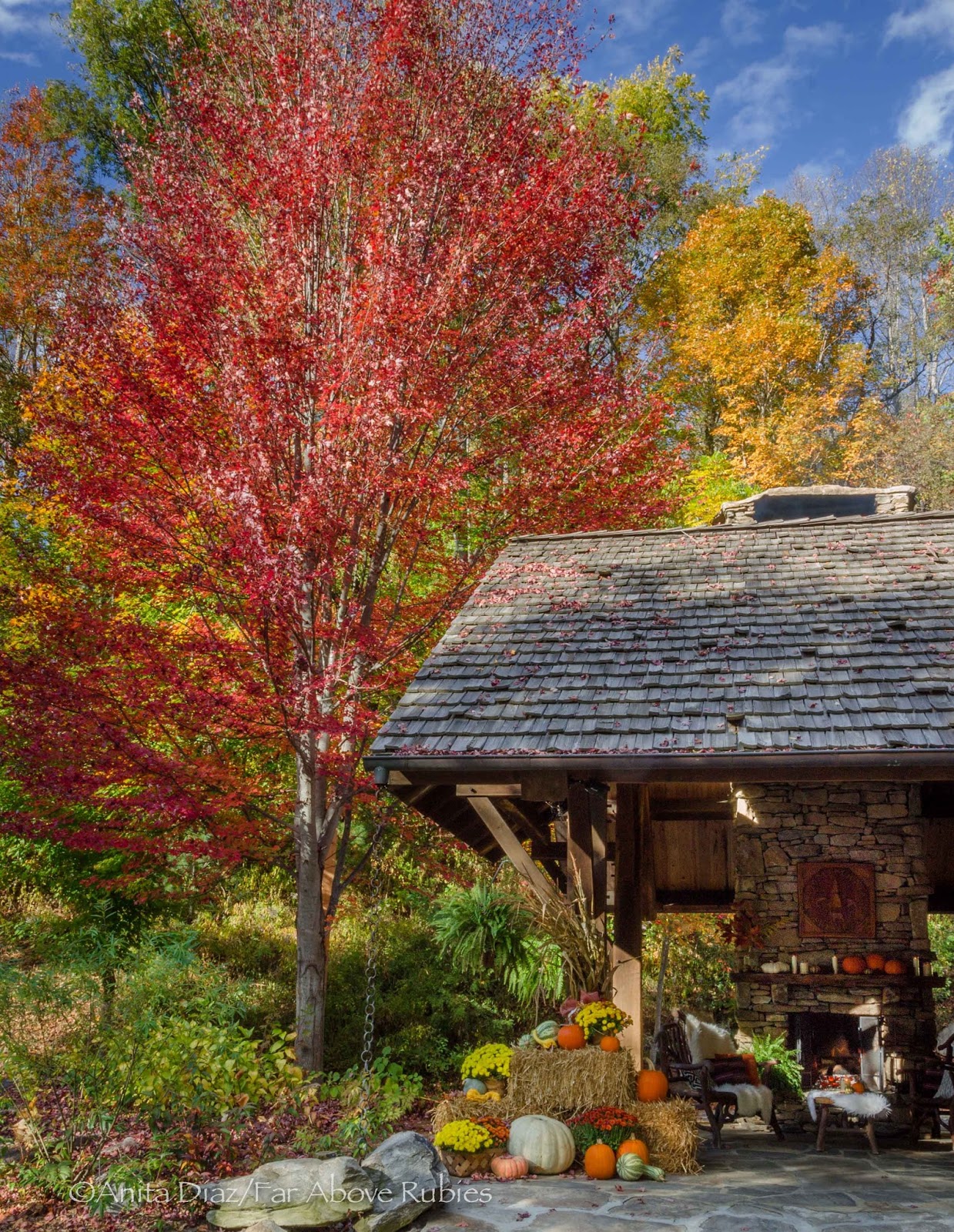 Simple farmhouse fall porch - Whispering Pines Homestead