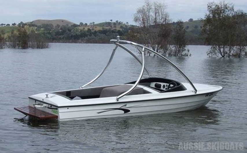 AUSSIE SKIBOATS: random; MERLIN MIRAGE DELUXE