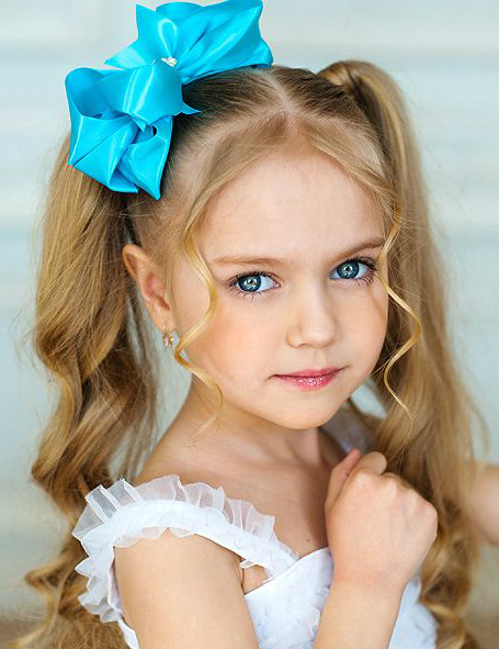 Peinados con accesorios para niñas 2017