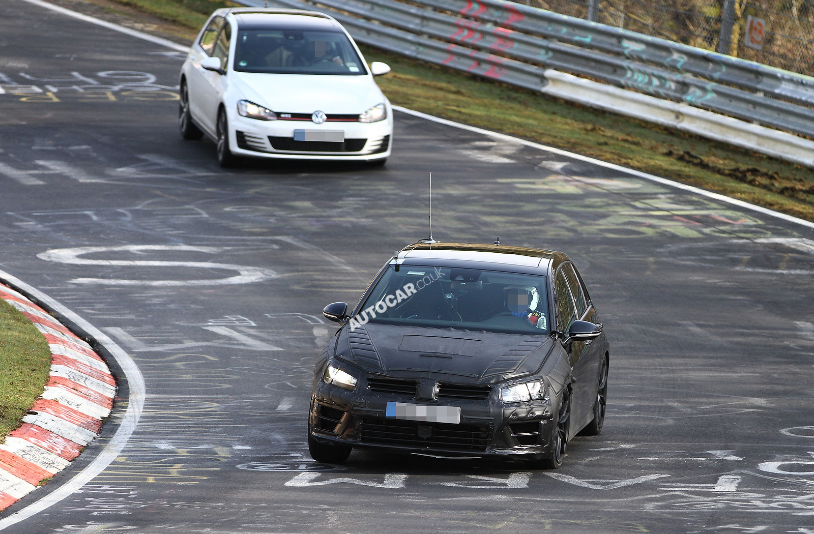Nuova Volkswagen Golf R: test al Nurburgring