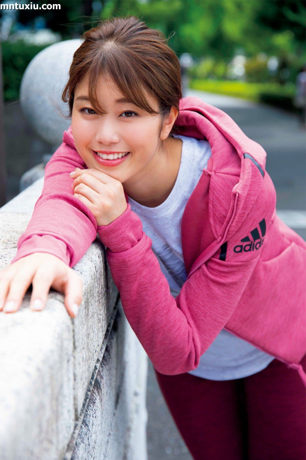 千變萬化的飛俠: Ami Inamura