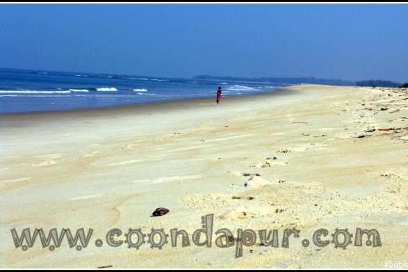 Coondapur.com: Maravanthe Beach, Kundapura