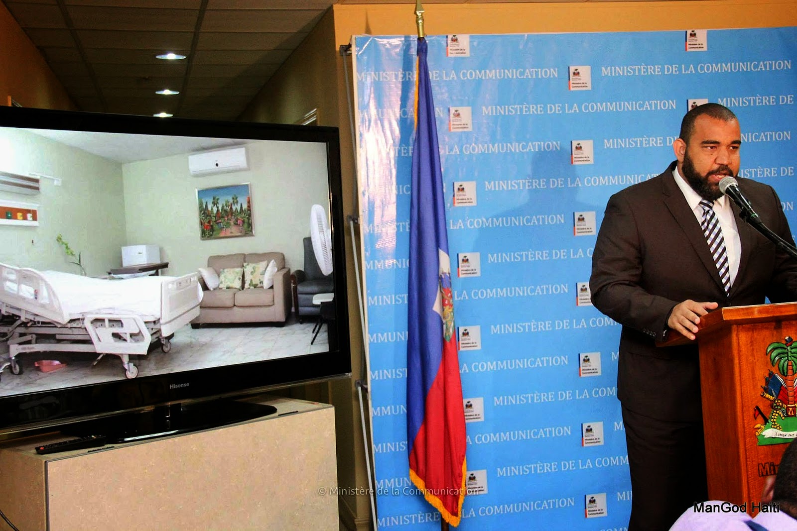 Ministère de la Communication-Conférence Hebdo. du 23 mars le DG de l ...