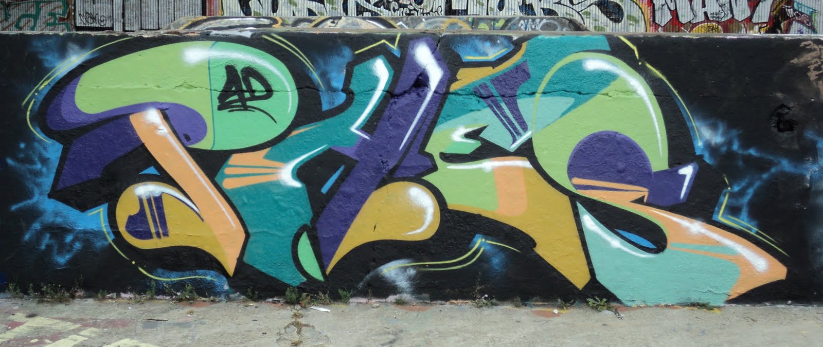 CTRL N: Graffitipografia