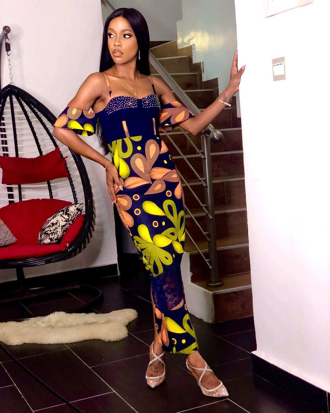 Photos of Efe Irele standing at 5"5 tall...