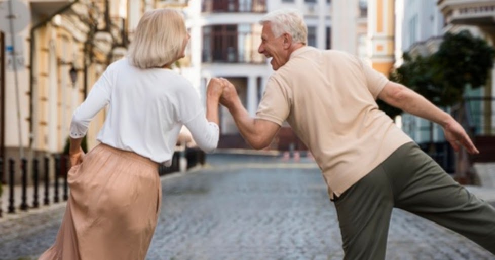 √ Tidak Hanya Finansial, Kebahagiaan Masa Tua Juga Ditentukan oleh ...