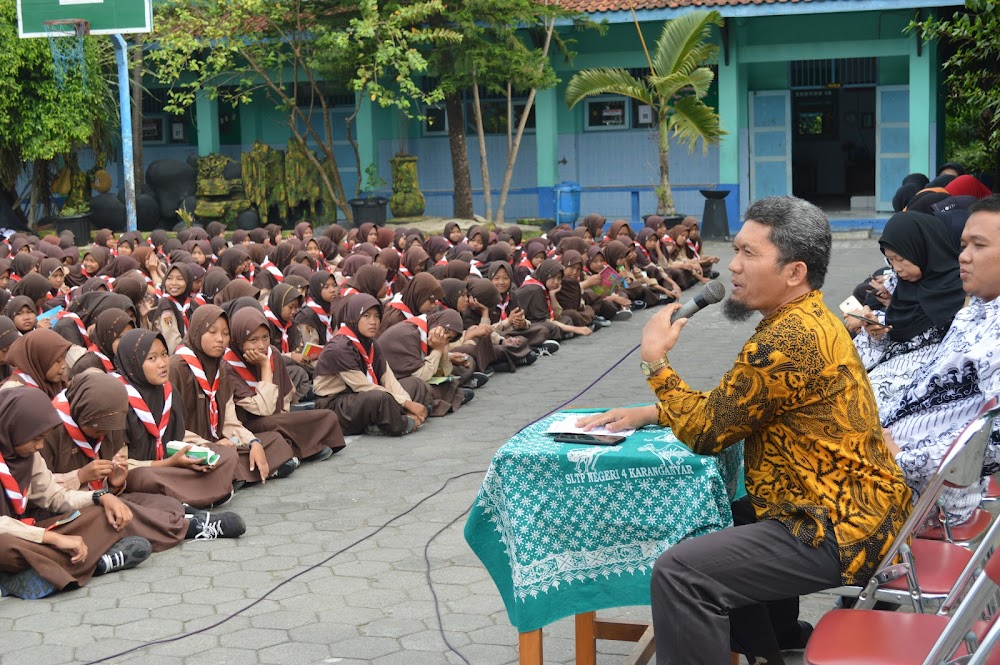 Kegiatan Jum'at Religi