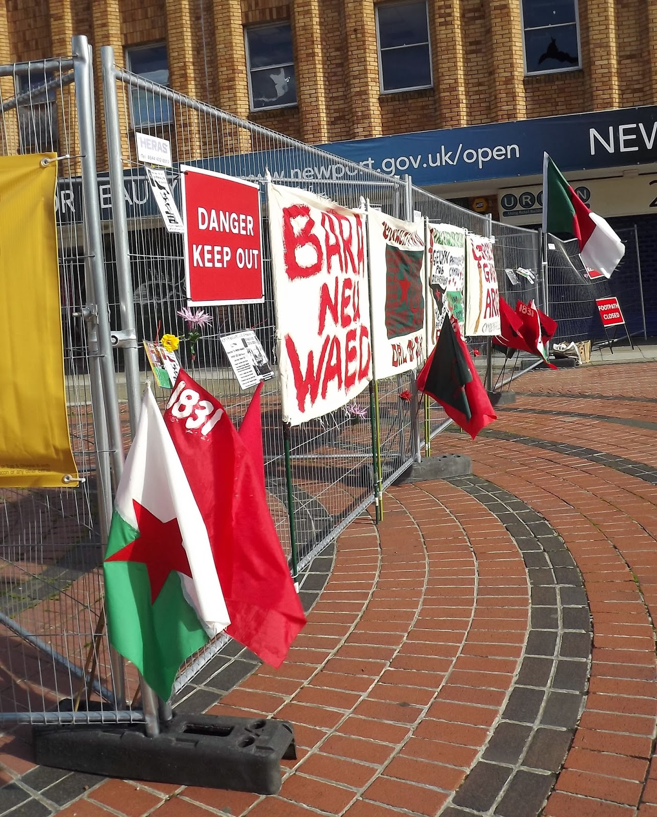 PITCHFORK and PIKE: 5 OCTOBER 2013 CHARTIST MURAL PROTEST and Not a ...