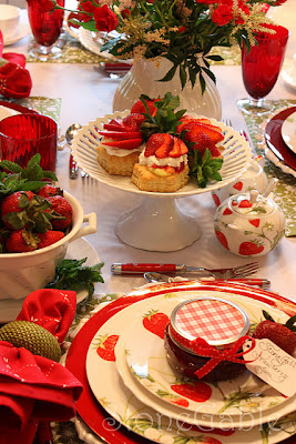 Faith in Action: TABLESCAPE CLASS & CONTEST