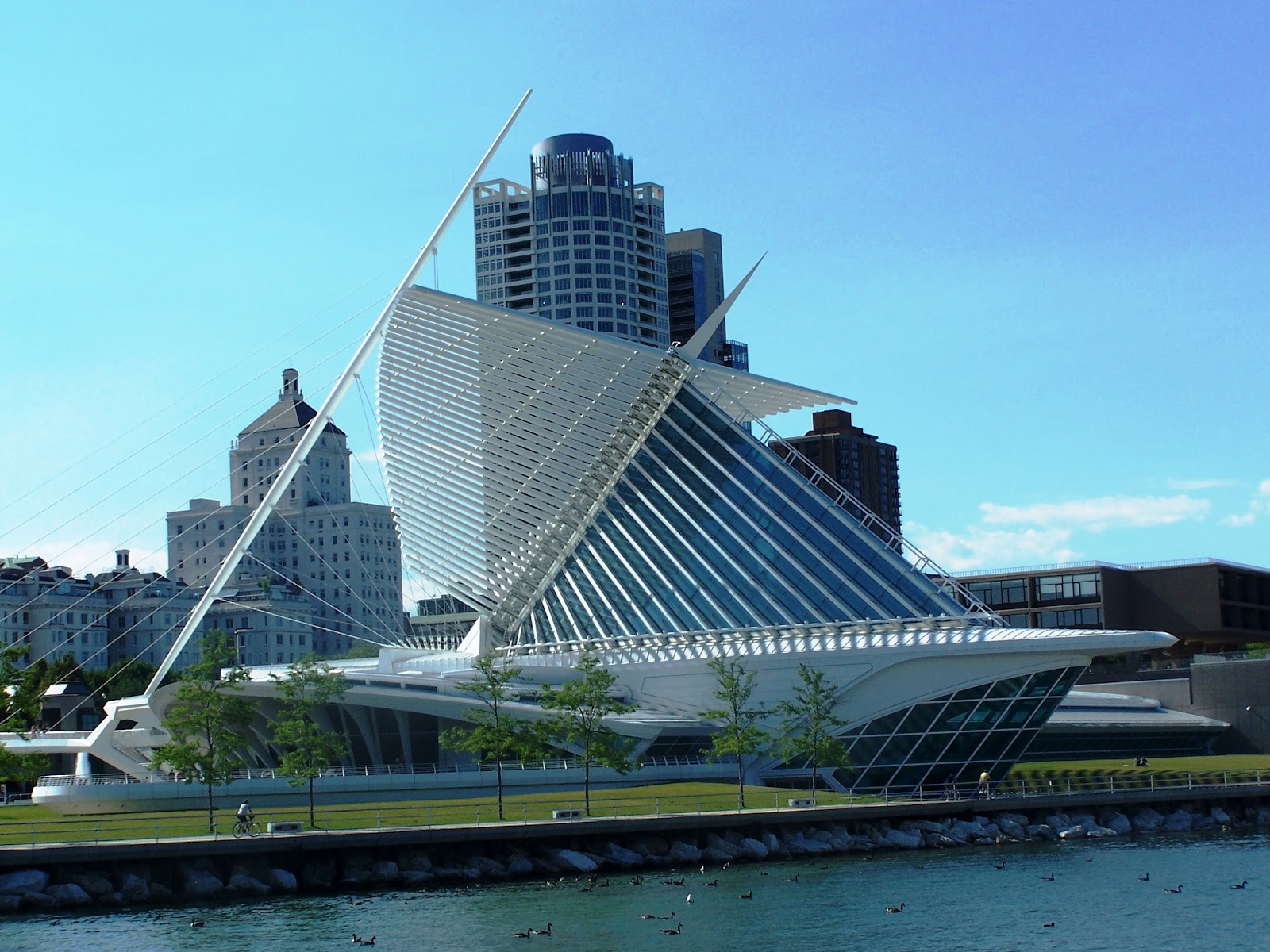 A GREAT EUROPE TRIP PLANNER: MUSEUM ON THE LAKE