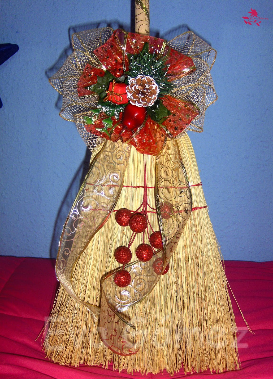 Rupanteva: Escobas decoradas