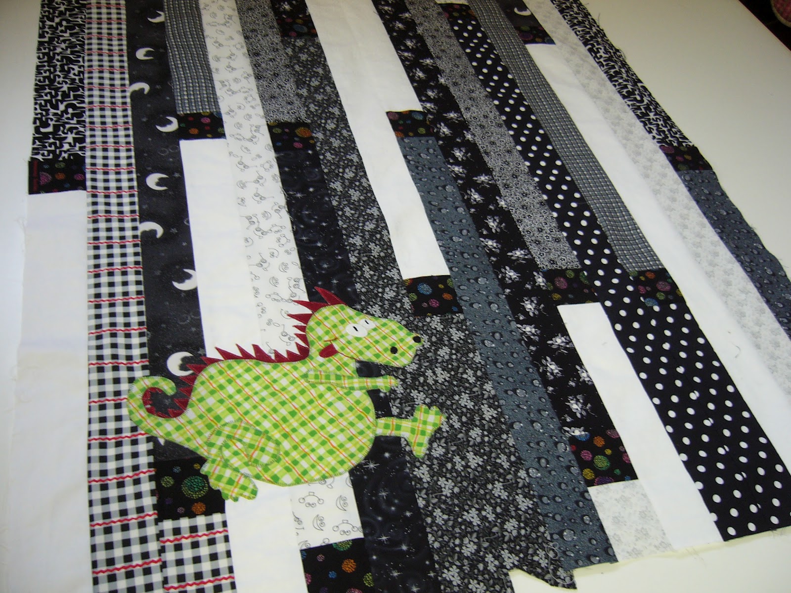 caledonia quilter: Dragon Baby Quilt