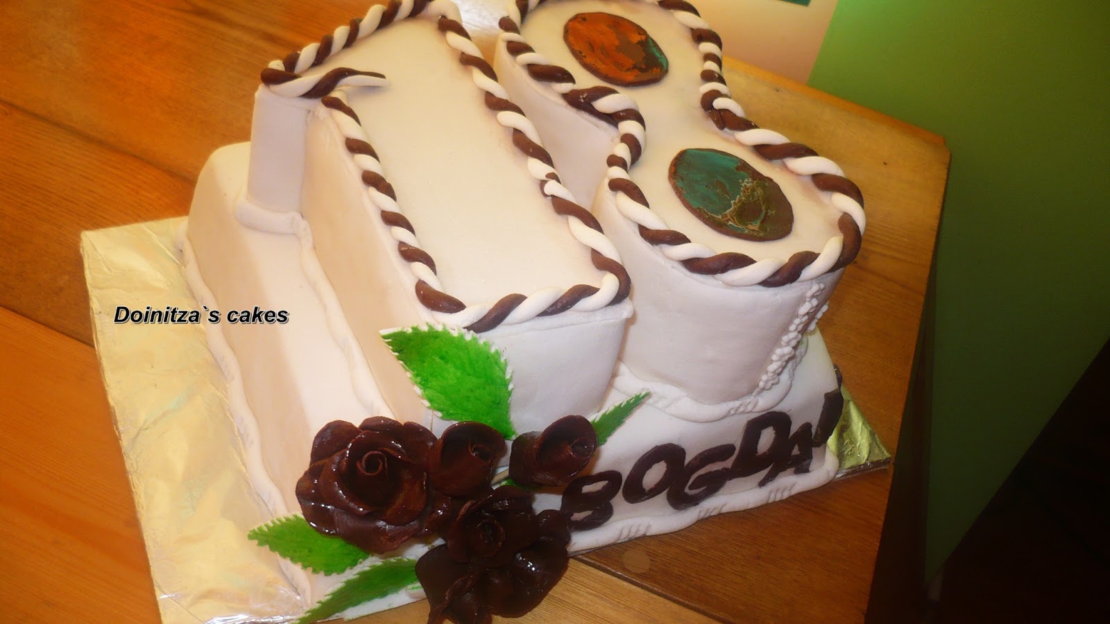 Tort majorat cu trandafiri de ciocolata si pasta | Doinitza`s cakes