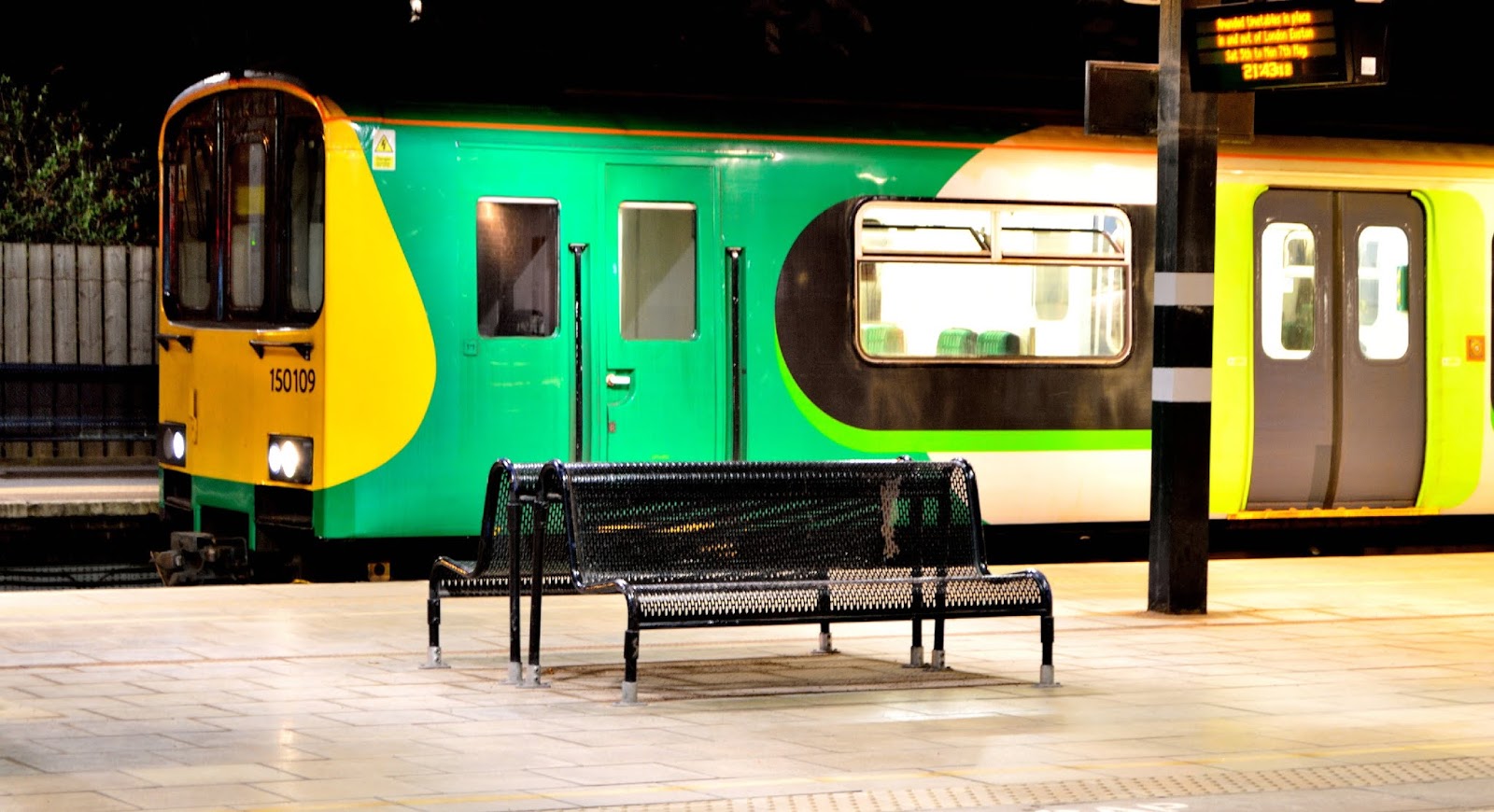 'Along These Tracks' Train Photos Site : Night Photo Class 150109 ...