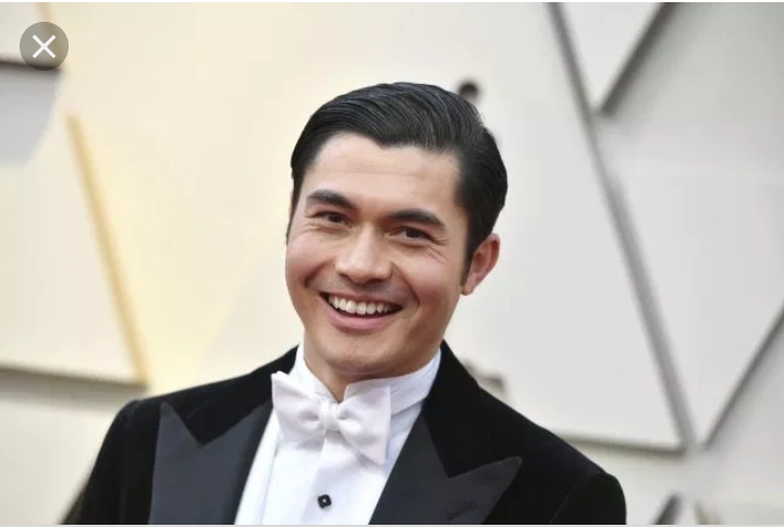 Los Ojos del Espectador: Henry Golding atractivo asiático