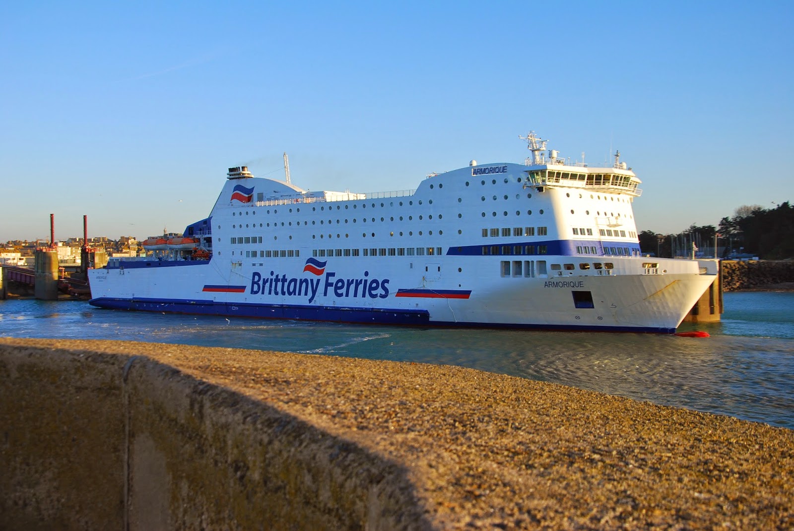 BRITTANY FERRIES: ARMORIQUE at Saint-Malo