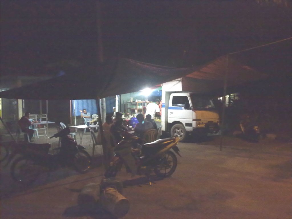 Gaya Peneroka: FELDA MENINDAS GENERASI FELDA CHINI 3 BERNIAGA