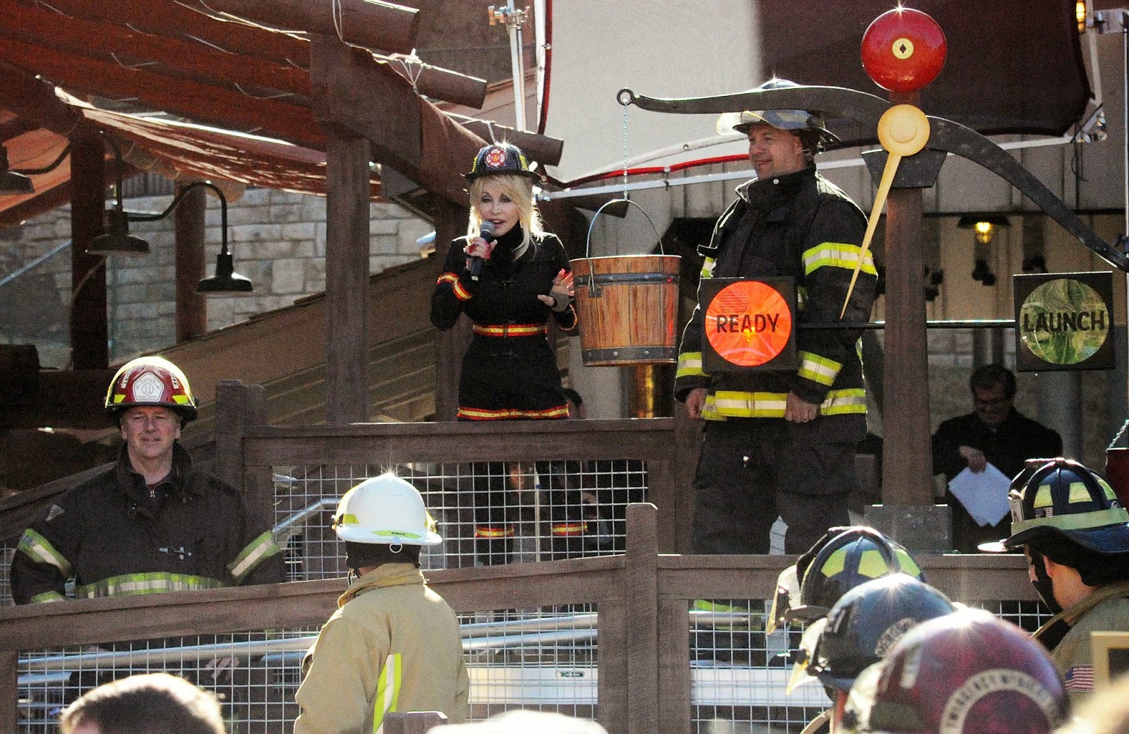 NewsPlusNotes: Scott And Carol Present Dollywood's Firechaser Express