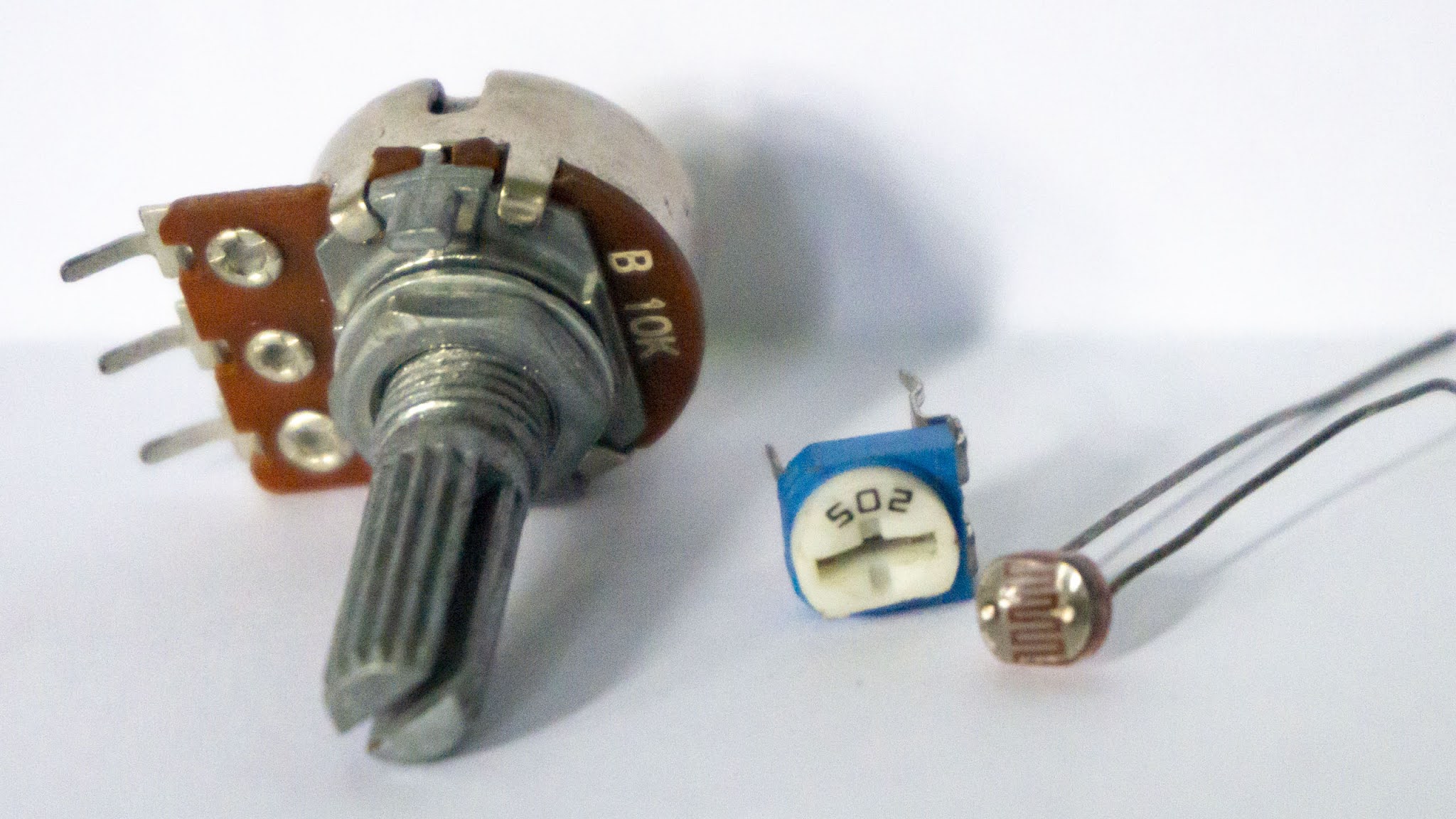 Fungsi Utama Resistor | THE-Mangcoy