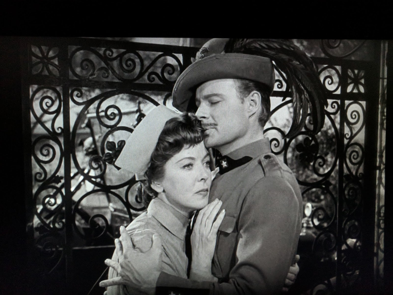 The Twilight Zone Vortex: "The Sixteen Millimeter Shrine"