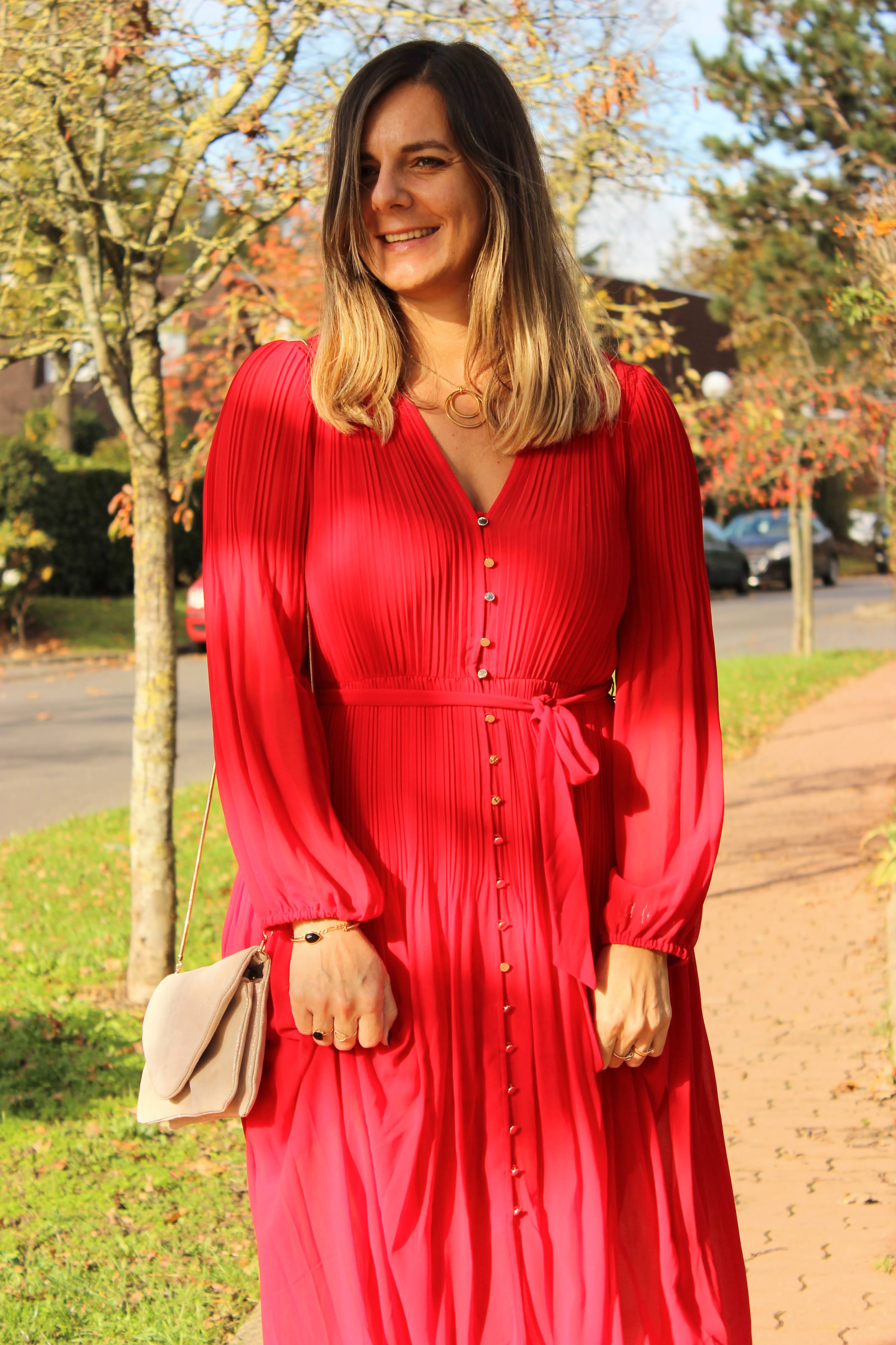 les petites bulles de ma vie: Comment porter la robe rouge?