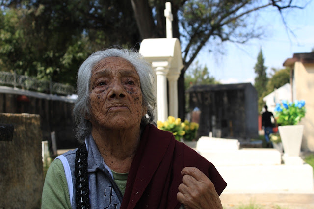 Velación, el momento más emotivo de la Noche de Muertos - LA VERDAD ...