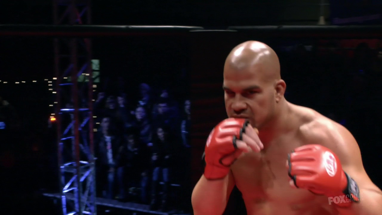 ausCAPS: Alex Nesic and Tito Ortiz shirtless in CSI: NY 8-10 "Clean Sweep"