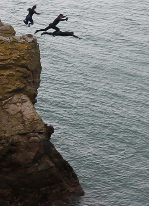 GLOWPUNK: GLOWPUNK EVENT 1: CLIFF JUMPING (HOWTH,DUBLIN, IRELAND)