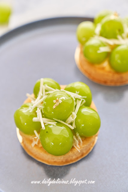 dailydelicious: Grape Tarts