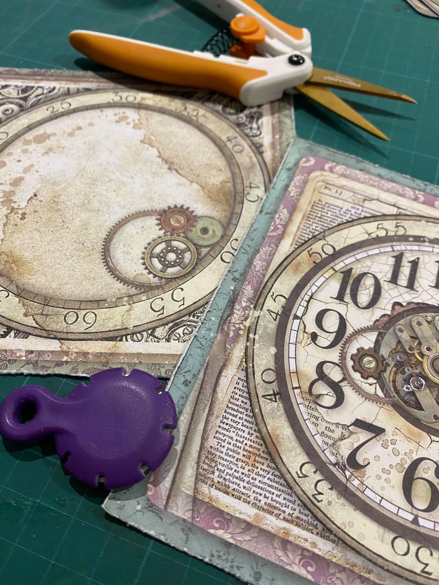 Craft on the Run: "Amazing" Stamperia Interactive layout Tutorial ...