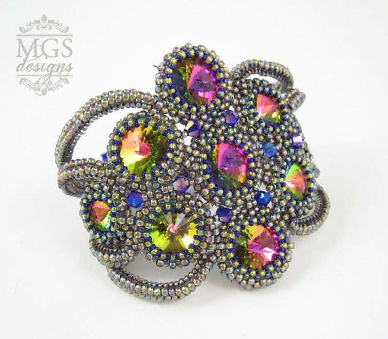 Elegant Beadwork Jewelry Tutorials by grakowsky includes Beaded Cases ...