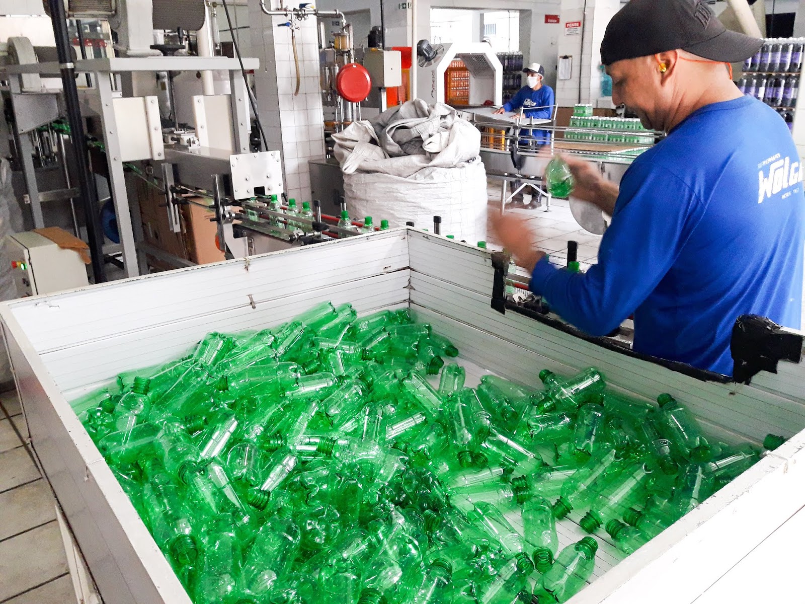 EEEP Dep. José Maria Melo: Visita técnica à fábrica de refrigerantes Wolga