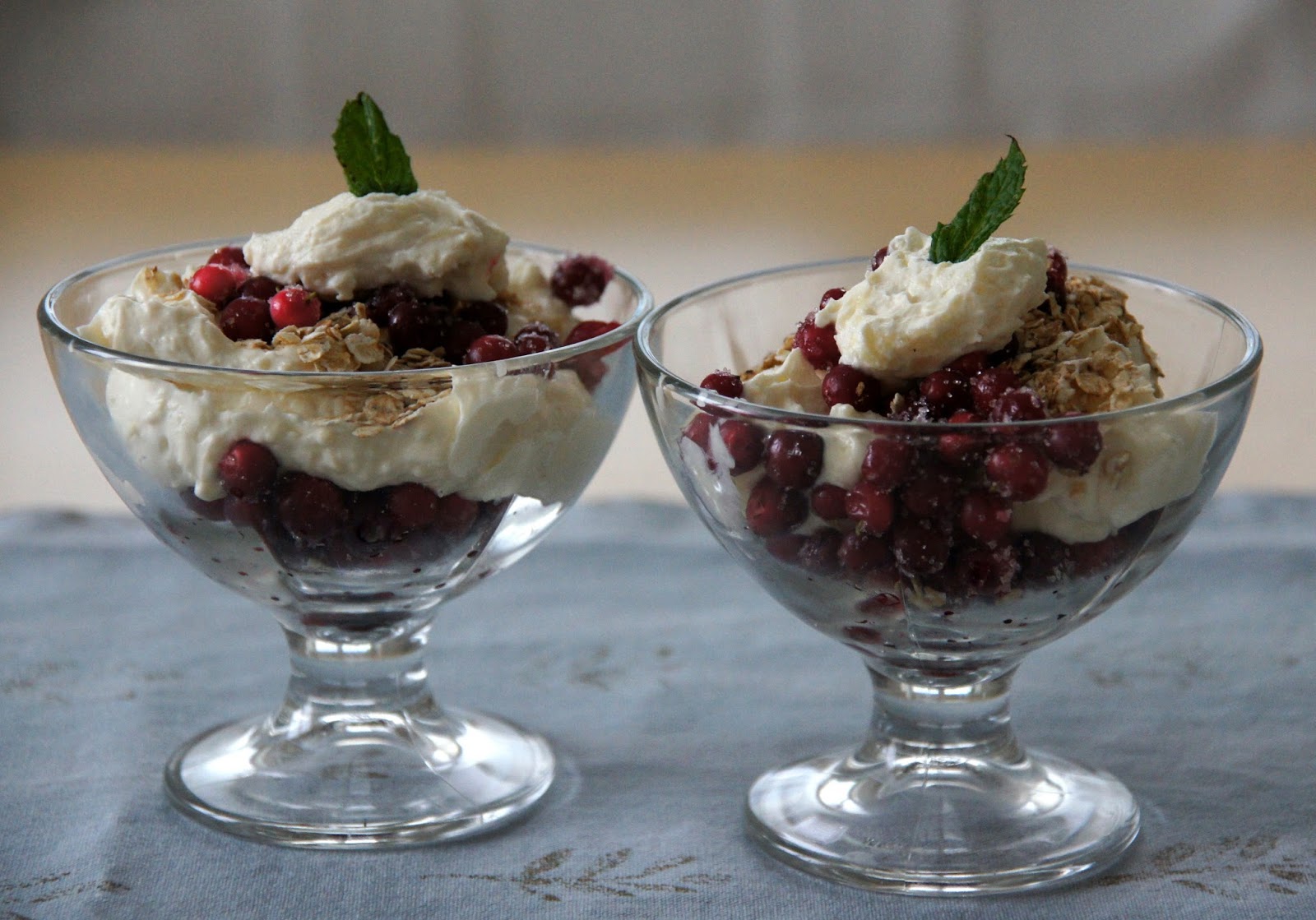 KOTONA: Puolukkaherkku ja tyrnitiramisu