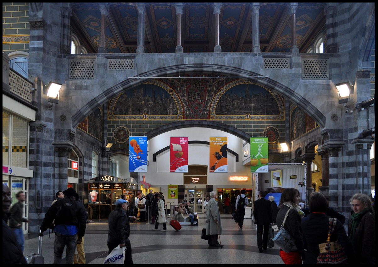Phil Beard: Great Railway Stations Number 6: Gent Sint Pieters