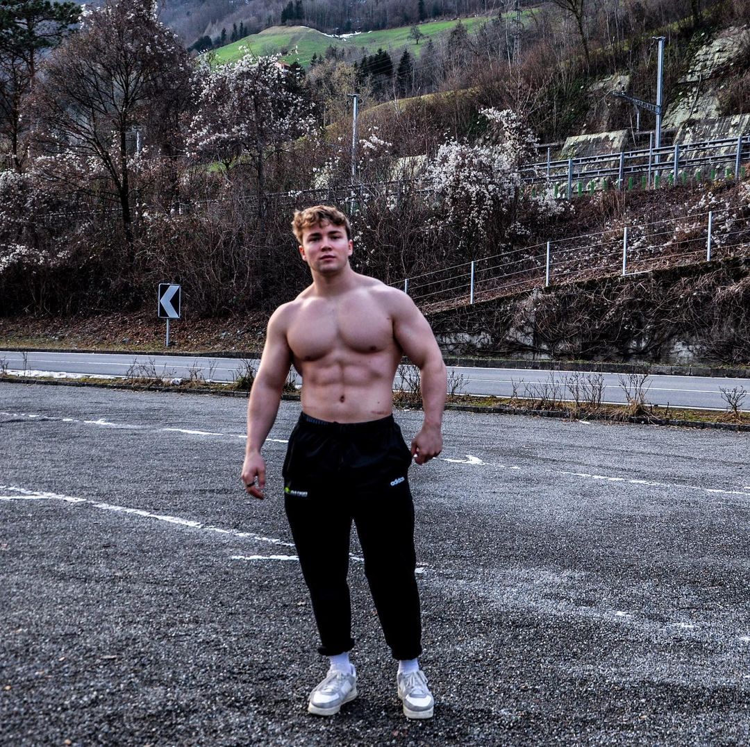 the beauty of male muscle: Ramon