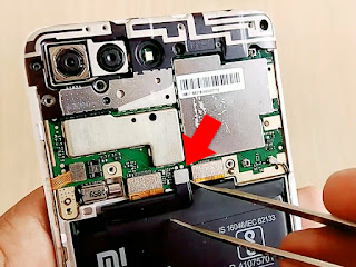 Cara Membuka Casing Belakang dan Mengganti Baterai HP Xiaomi Redmi 6 ...