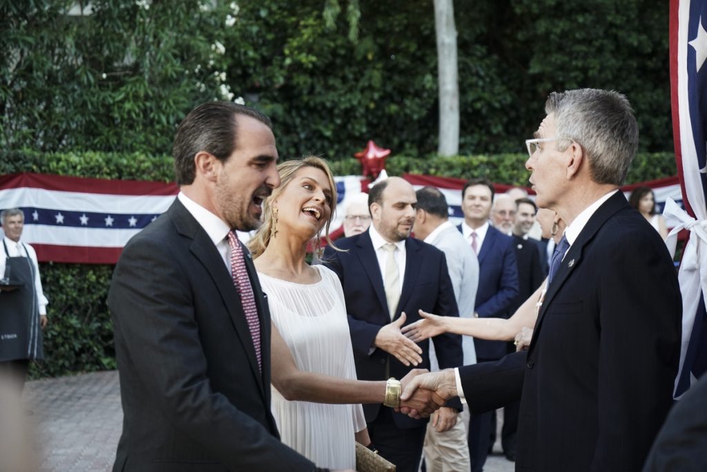 ΕΣΧΑΤΗ ΓΡΑΜΜΗ ΑΝΑΣΧΕΣΕΩΣ: Στη Νου Δούλα τον βλέπουμε να καταλήγη ο ...