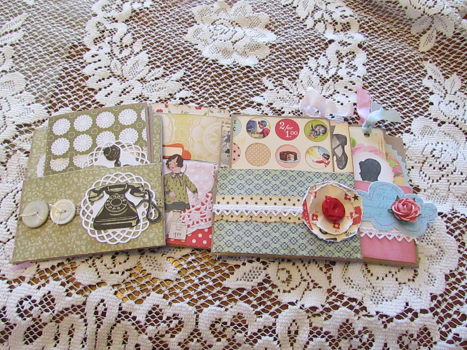 The Scrappy Tree: Paper Bag Gift Pockets