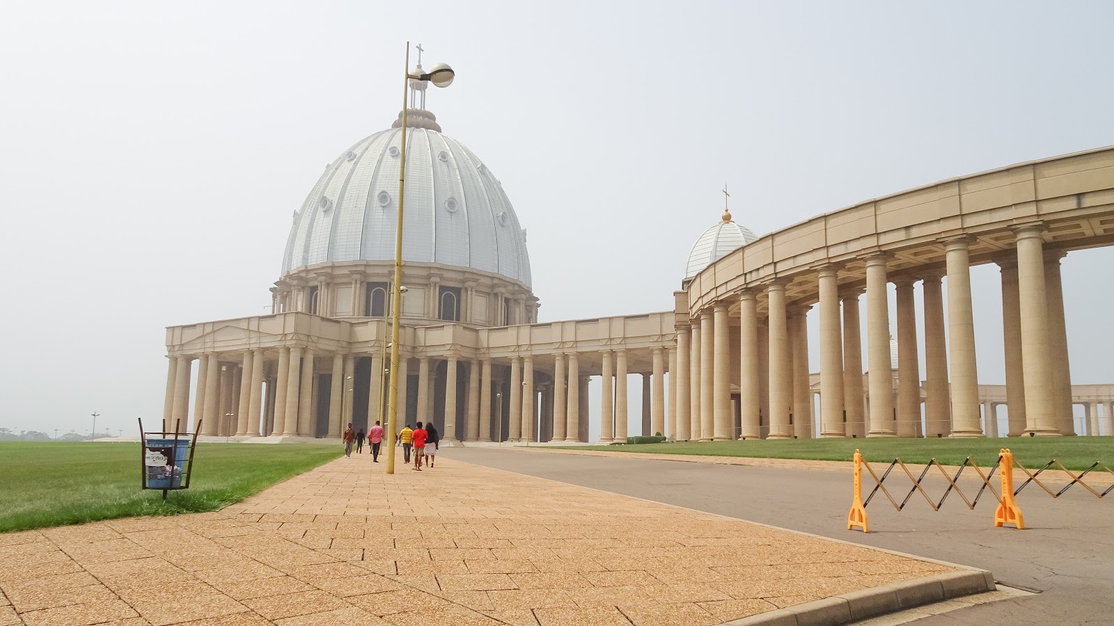 Ivory Coast - Visit the world's largest church - Sven's Travel Venues