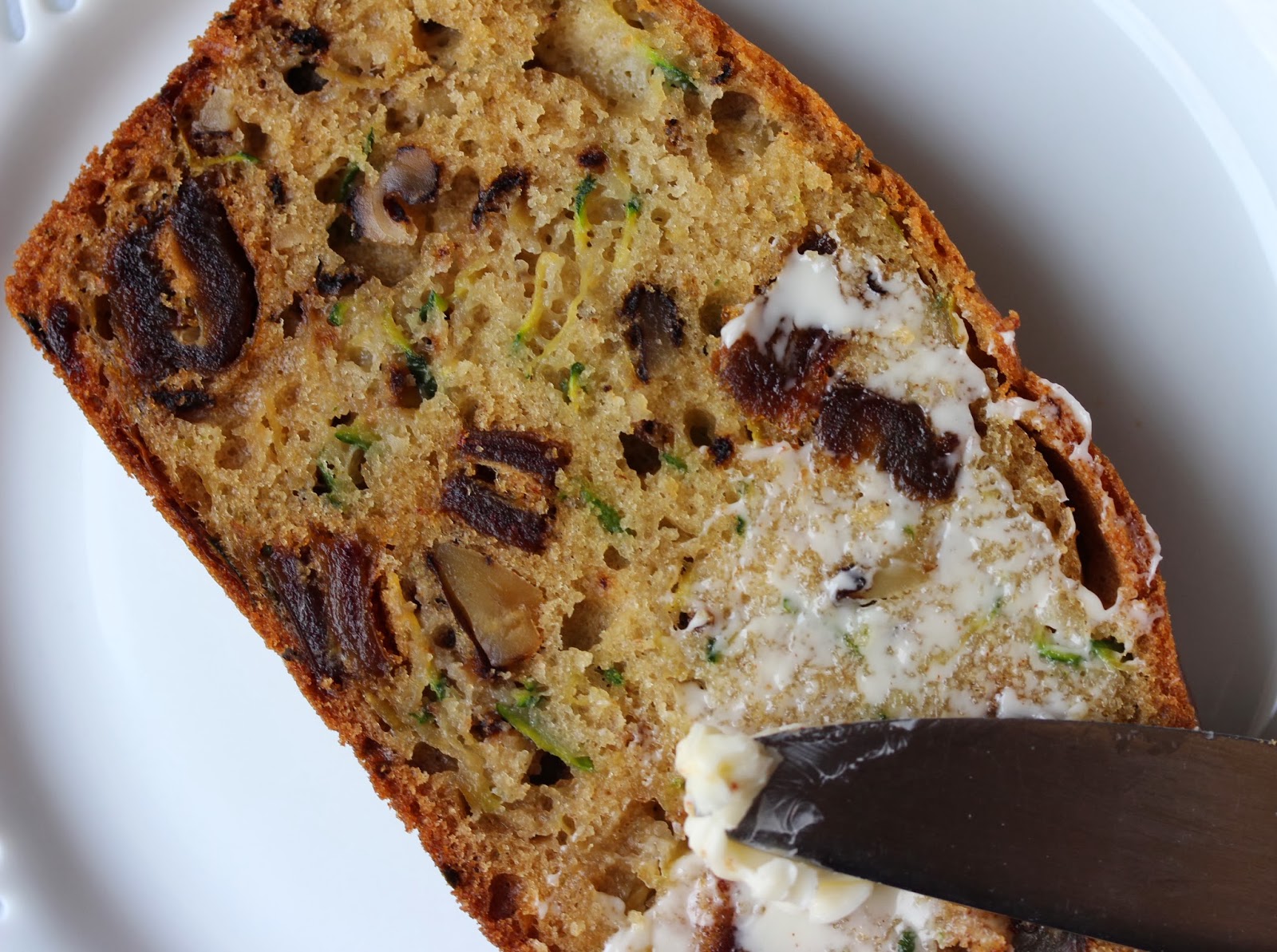 Au gré du marché: Pain (cake) aux courgettes, aux dattes et aux noix