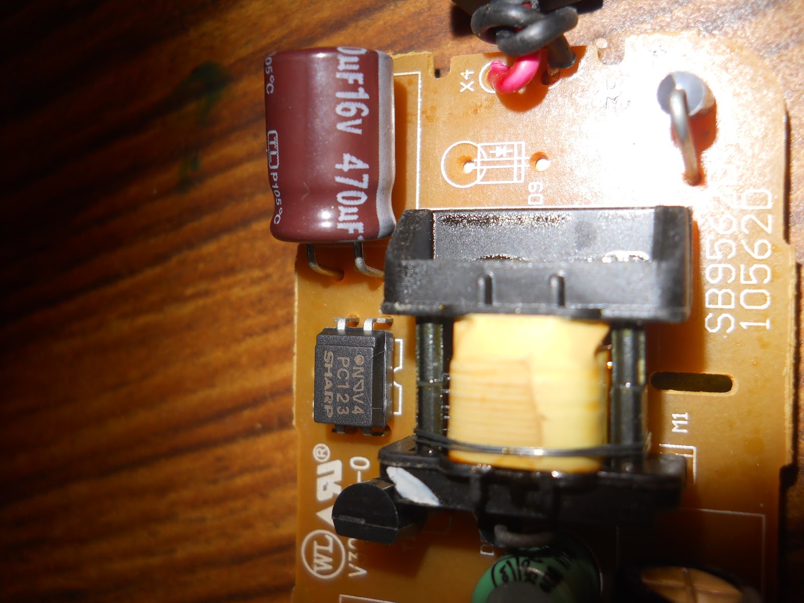 EVER WONDER WHATS INSIDE: INSIDE A MOBILE CHARGER