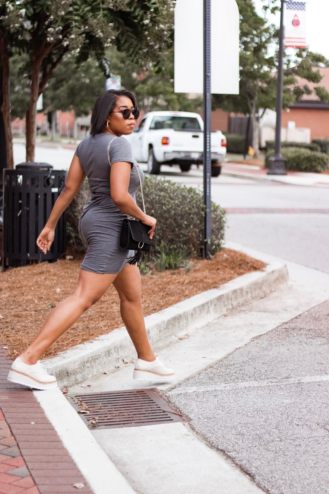 Ruched T-Shirt Dress & Platform Oxfords | The Savvy Singer