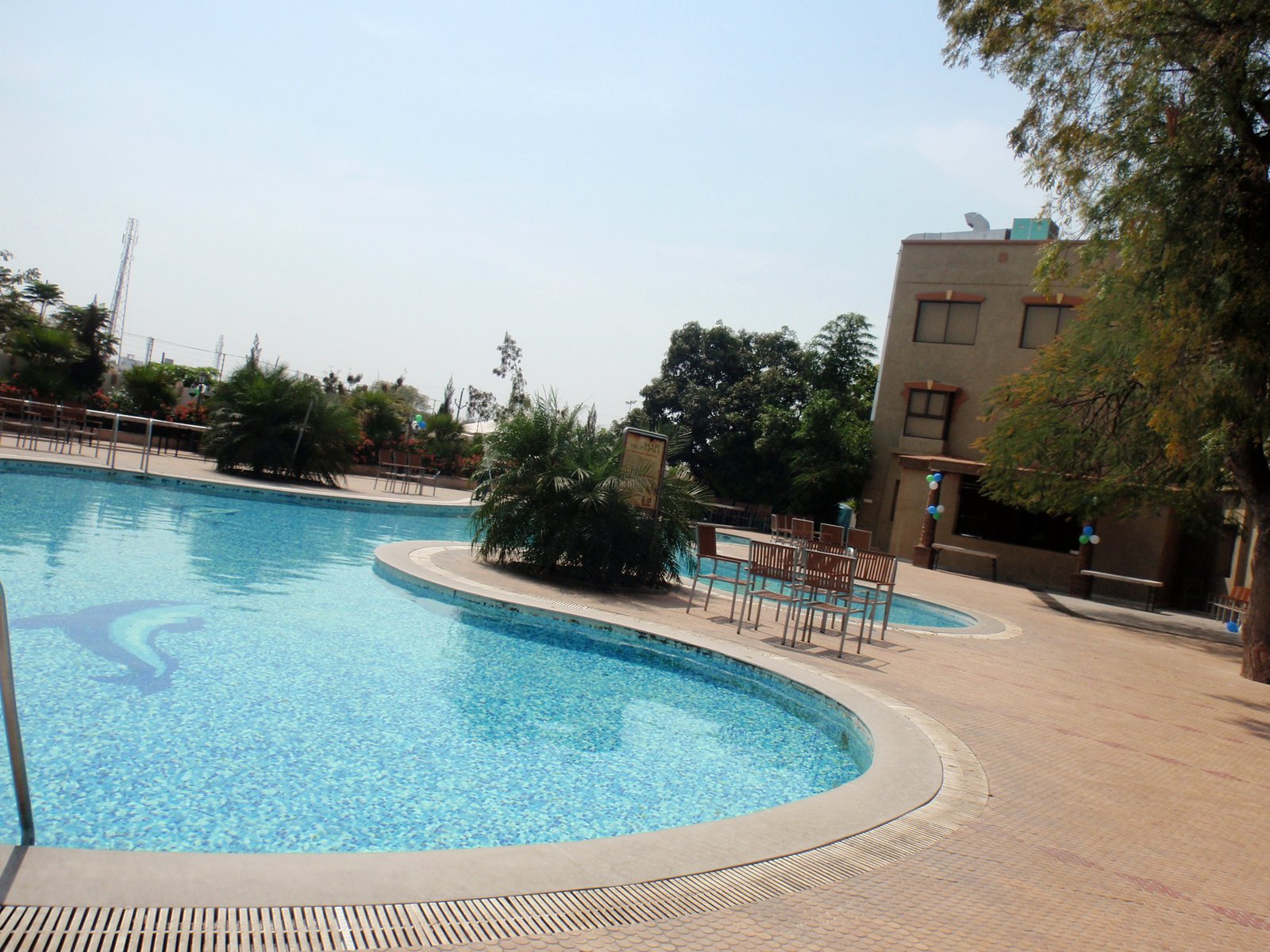 Fantastic Feathers: A day @ papyrus port resort, Hyderabad