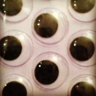 mamascout: project googly eye bombing