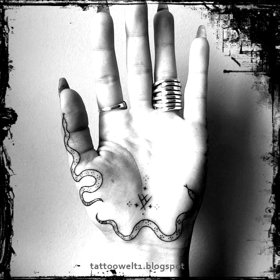 Wurm Tattoo Beispiele /worm tattoo examples | Tattoo Welt