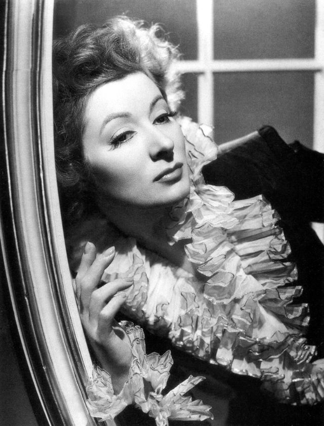 Greer Garson: One of the Most Popular Actresses During WWII ~ Vintage ...