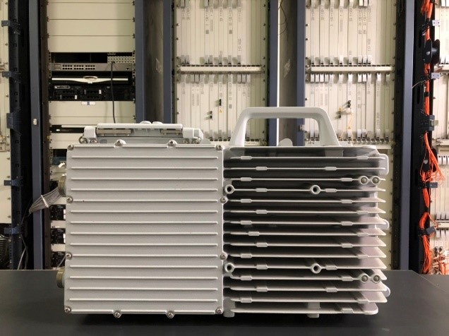 Perangkat Komunikasi Seluler - Lady Engineer