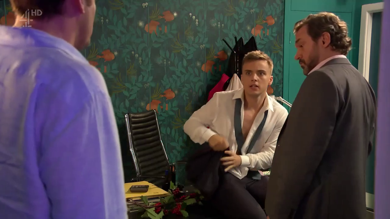 Hollyoaks off the Charts: Parry Glasspool Shirtless/ Harry Secret revealed